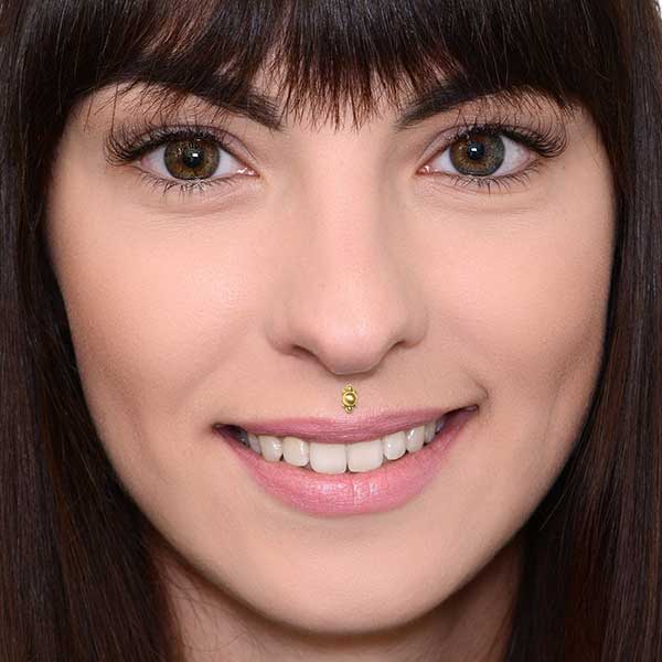 Piercing Tipo Madonna e Monroe (Labret): Dor, Cicatrização e Colaterais